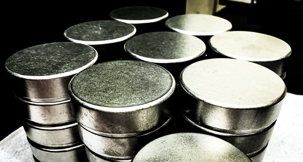 HogDoggins Titanium Pocket Puck